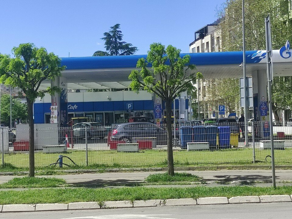 Benzin istasyonu Gazprom, Novi Sad, foto