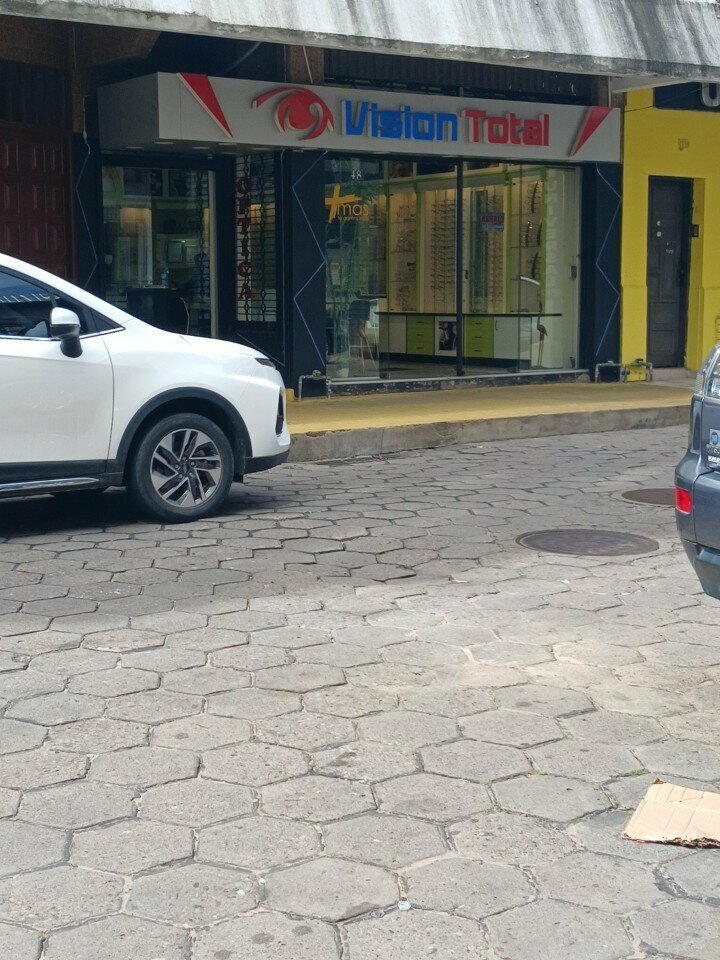 Kontakt lens firmaları Vision Total, Santa‑Krus, foto