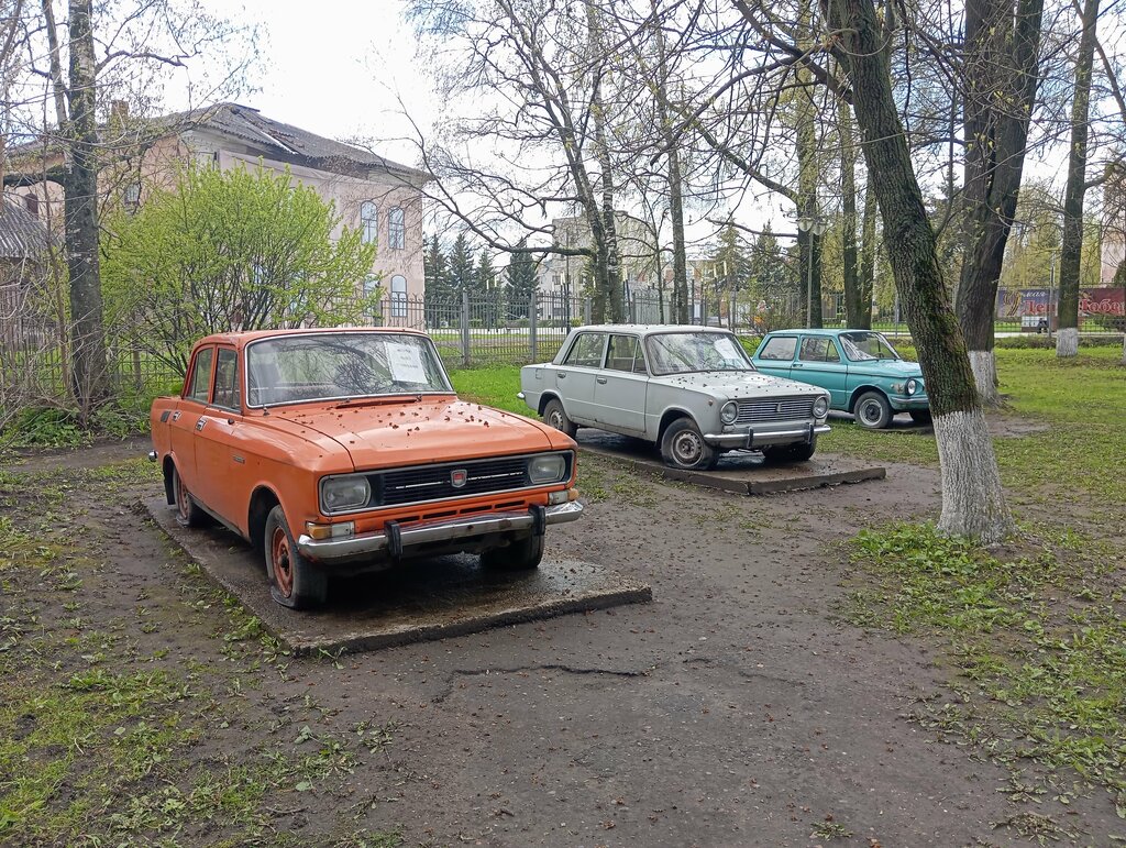 Teknoloji anıtı Советские автомобили, Tutayev, foto