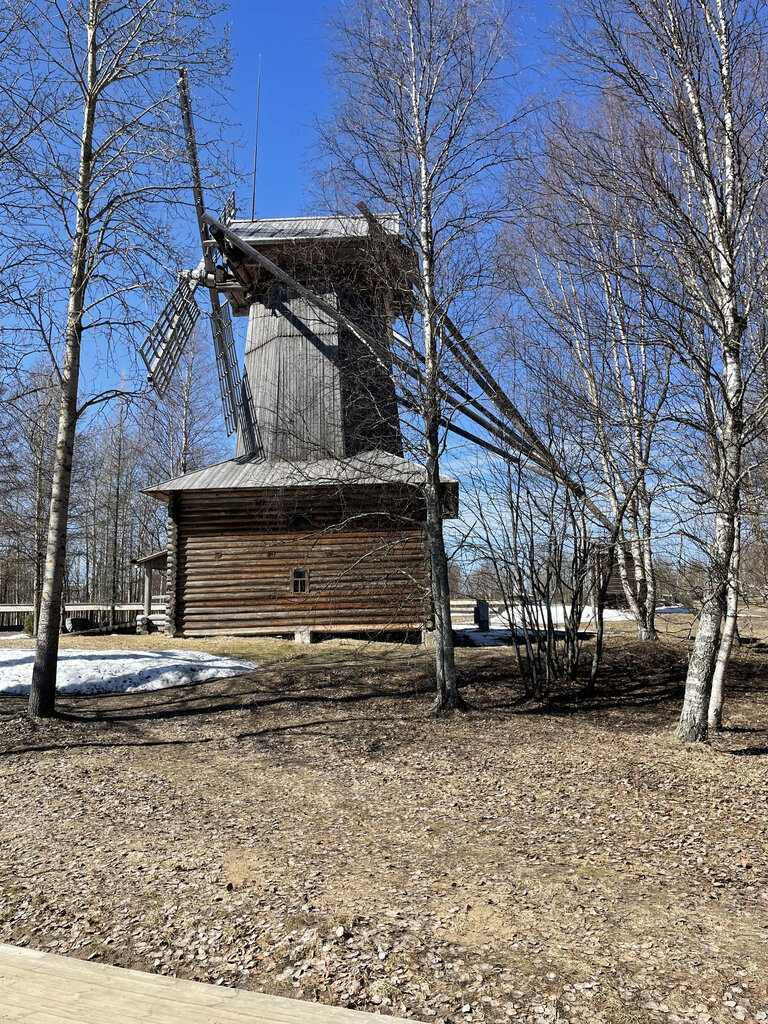 Turistik yerler Ветряная мельница-шатровка из деревни Кожпосёлок, Arhangelskaya oblastı, foto
