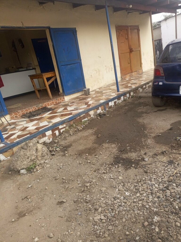 Otomobil yedek parçaları Pin Auto Spares, Lusaka, foto