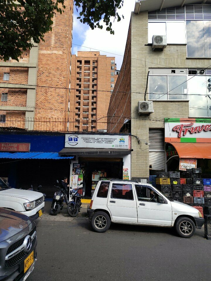Büyük mağazalar FyF distribuciones, Medellin, foto