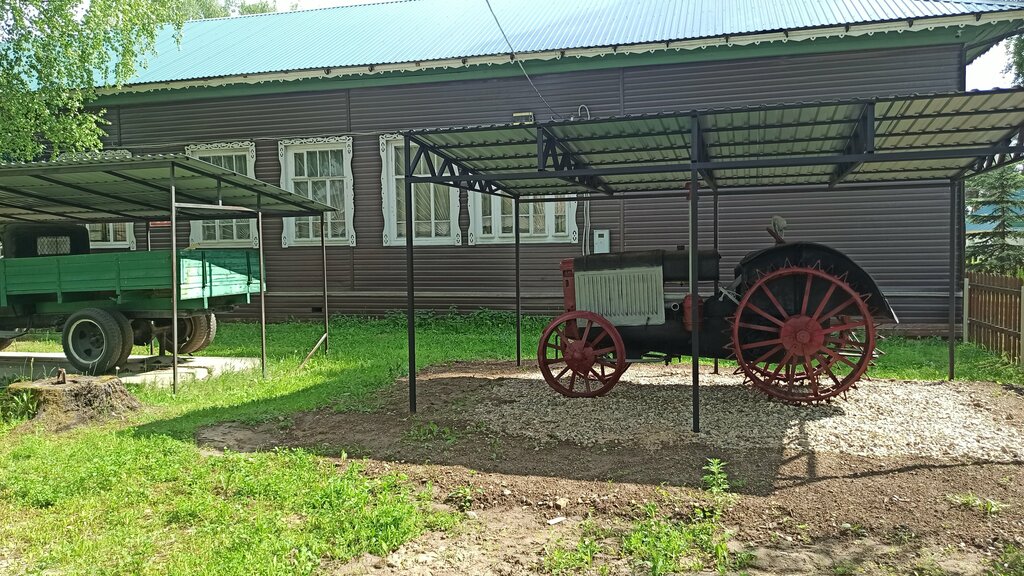 Teknoloji anıtı Трактор ХТЗ-15, Vologodskaya oblastı, foto