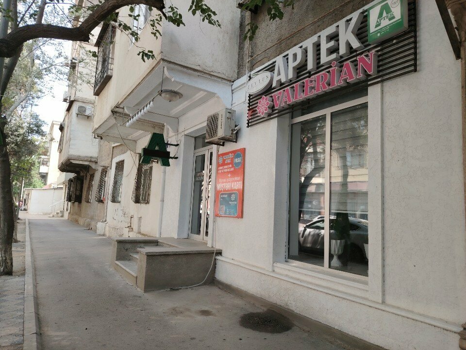 Eczaneler Aptek Valerian, Bakü, foto