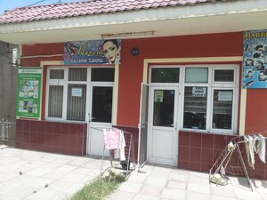 Barber shop (General Məmməd Əsədov küçəsi No:25), berberler  Sumgayıt'tan