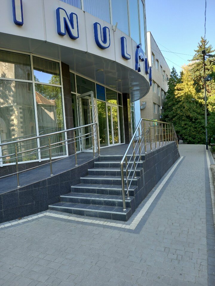 Yüzme havuzları Bazinul Delfin, Beltsi, foto