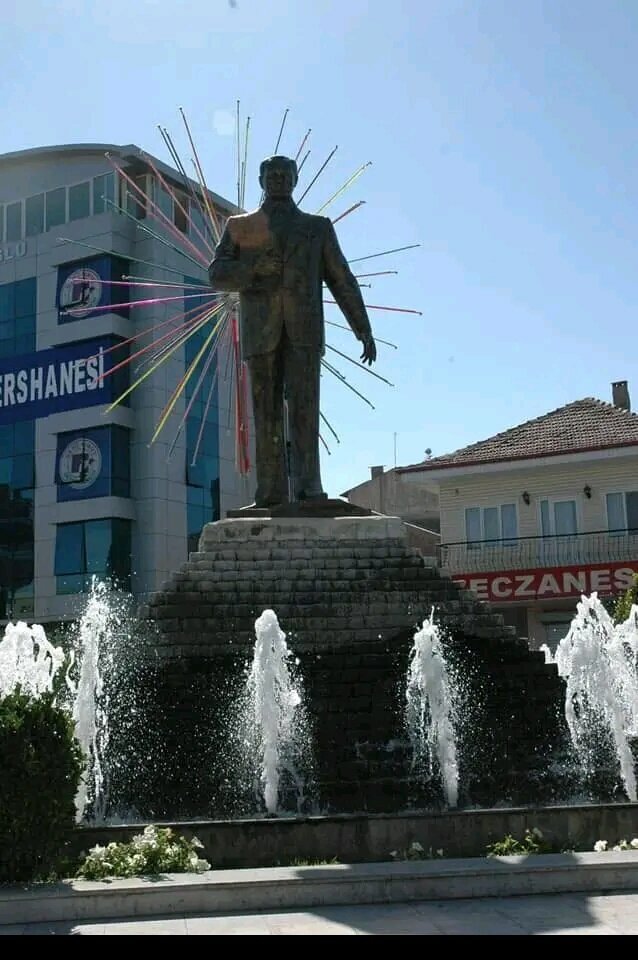 Meydan Emirdağ Saat Kulesi, Emirdağ, foto