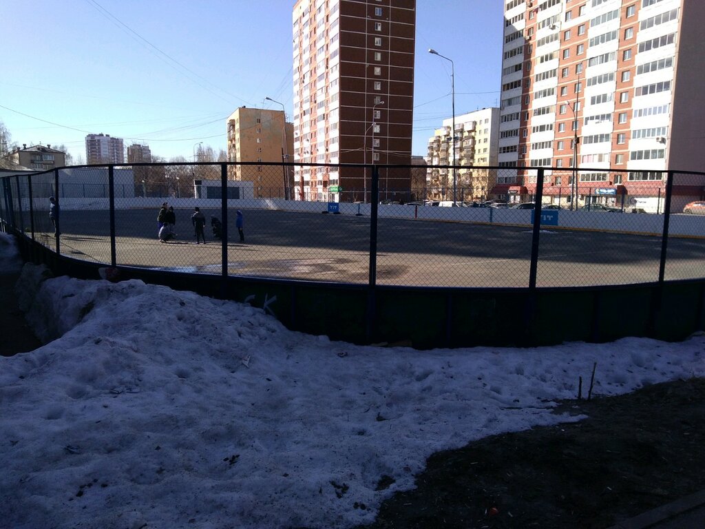 Buz pateni pistleri Ice rink, Yekaterinburg, foto