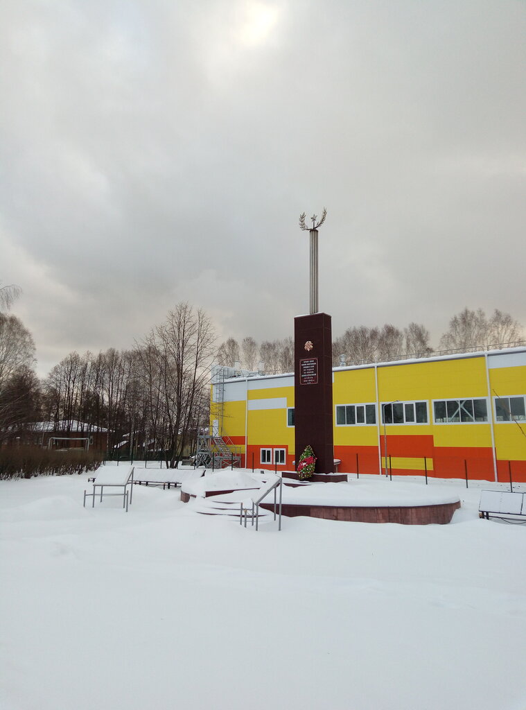 Anıt, heykel Погибшим в Великой Отечественной войне, Sverdlovskaya oblastı, foto