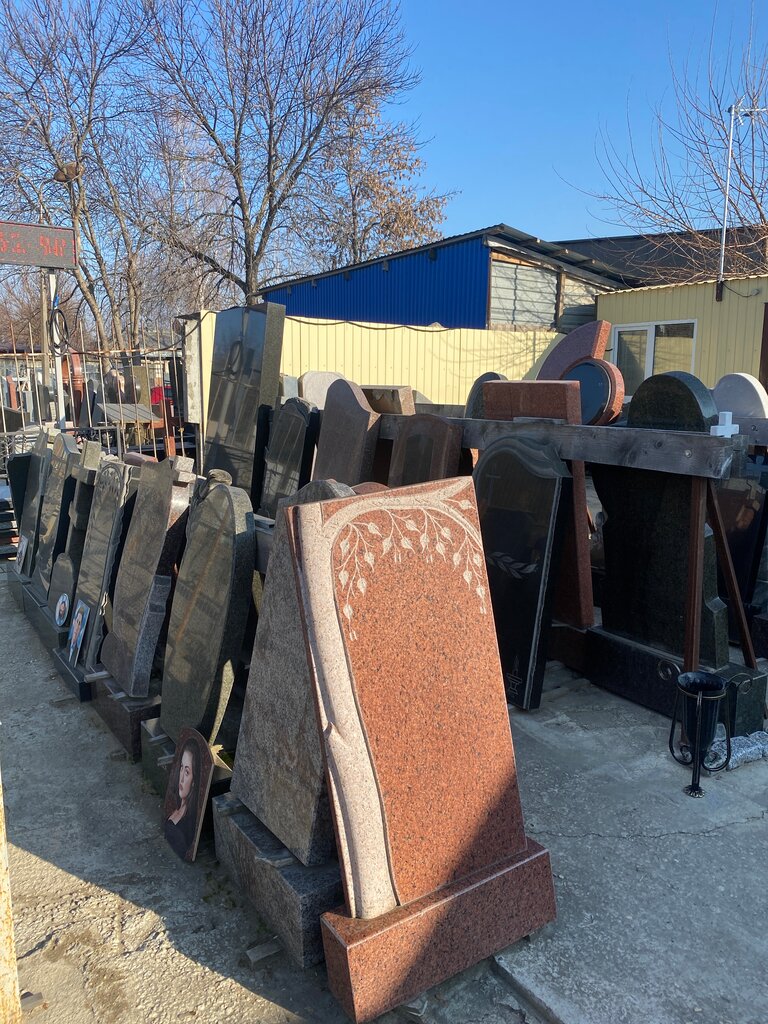 Heykel ve mezarlık taşı üreticileri Мрамор и Гранит, Krasnodar, foto