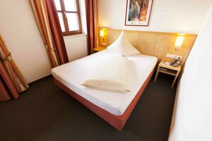 Alter Hof (Fasanenstraße No:4, Vaterstetten), otel  Vaterstetten'dan
