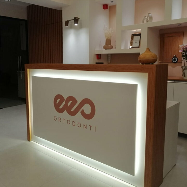 Özel ağız ve diş sağlığı klinikleri ve muayenehaneleri Eeo Ortodonti, İstanbul, foto
