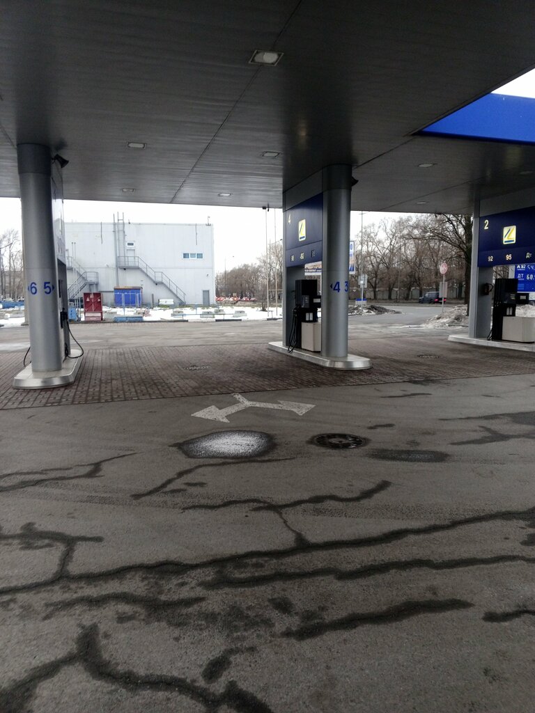 Benzin istasyonu Nord point, Saint‑Petersburg, foto