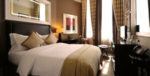 Quebecs (England, Leeds), otel  Leeds'ten