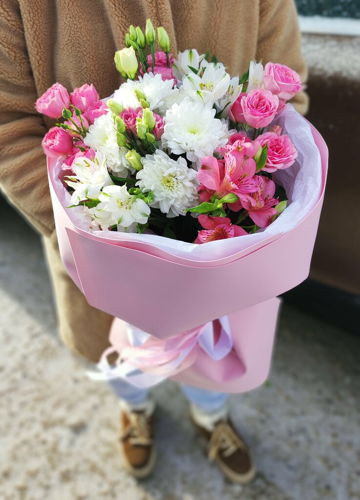 Çiçek teslimatı Клумба роз, Minskaya oblastı, foto