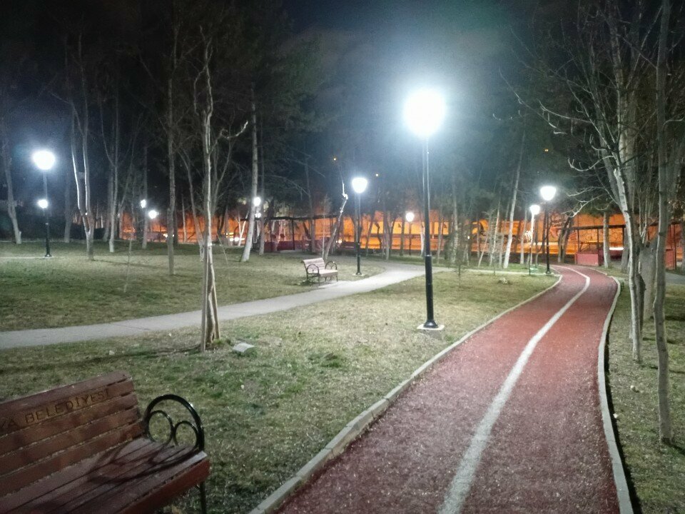 Kültür ve eğlence parkları Emin Sarıkaya Parkı Yürüyüş Yolu, Ankara, foto