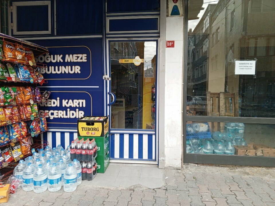 Bira dükkanı Akyol Tekel, İstanbul, foto