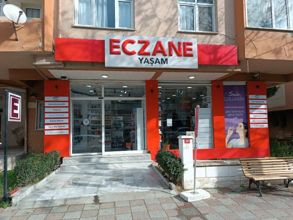 Eczaneler Yaşam Eczanesi, İstanbul, foto