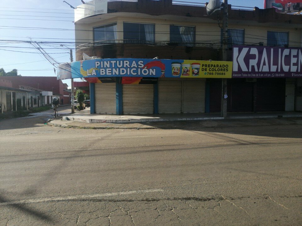 Sanat atölyeleri Pinturas La Bendicion-Doble vía la Guardia, Santa‑Krus, foto