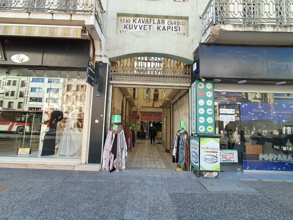 Pazarlar ve çarşılar Yeni Kavaflar Çarşısı, İzmir, foto