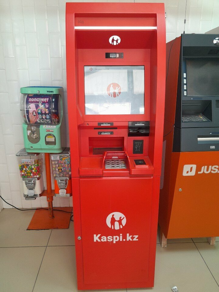 ATM'ler Kaspi Bank, Astana, foto