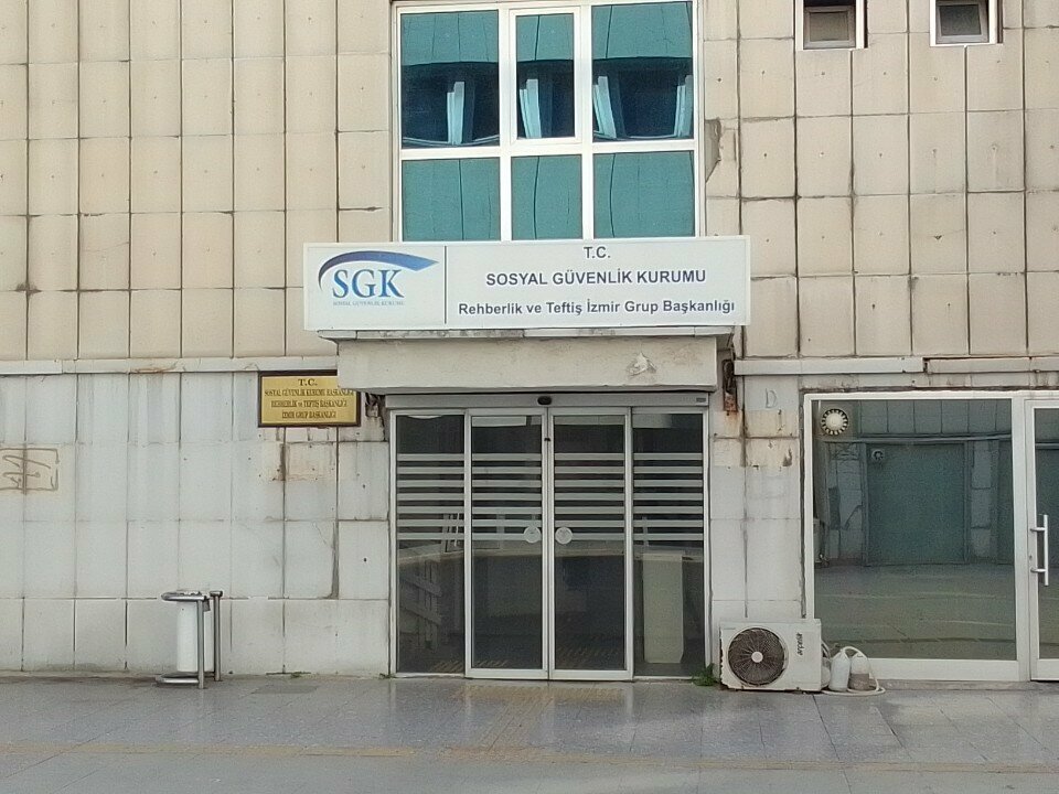 Devlet kurumları ve bakanlıklar Sosyal Güvenlik Kurumu Rehberlik ve Teftiş Grup Başkanlığı, İzmir, foto