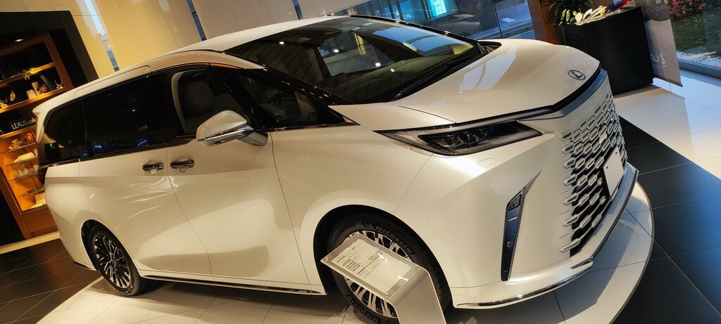 Otomobil satış galerileri Lexus Yamashitakoen, Yokohama, foto