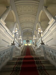Дворец Кваренги (Kazanskaya Street No:7), i̇ş merkezi  Saint‑Petersburg'dan