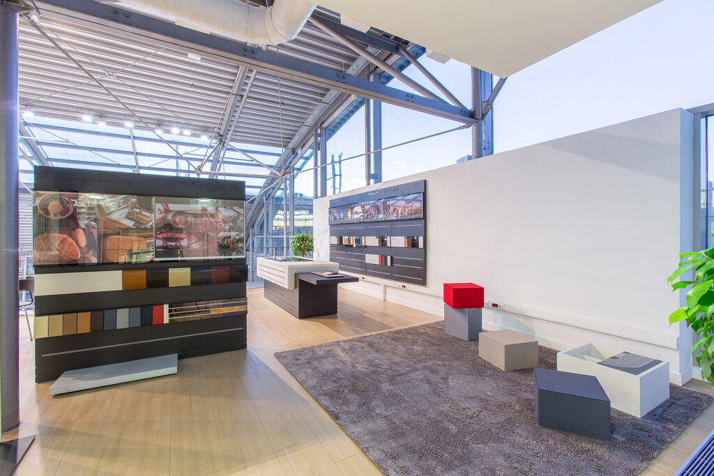 Otomobil satış galerileri Audi Centr Berezhkovsky, Moskova, foto