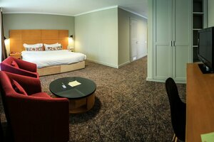 Zagorodny klub Grand Admiral Resort & SPA (Varshavska vulytsia No:116), otel  Irpen'den
