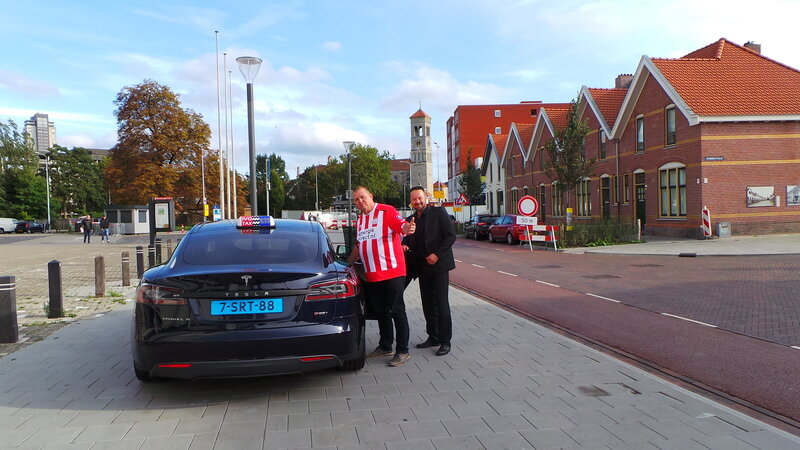 Taksi TaxiNed, Eindhoven, foto