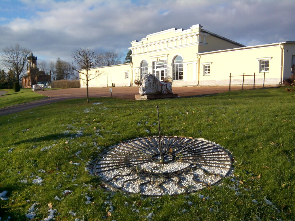 Turistik yerler Солнечные часы в усадьбе Марьино, Saint‑Petersburg ve Leningradskaya oblastı, foto