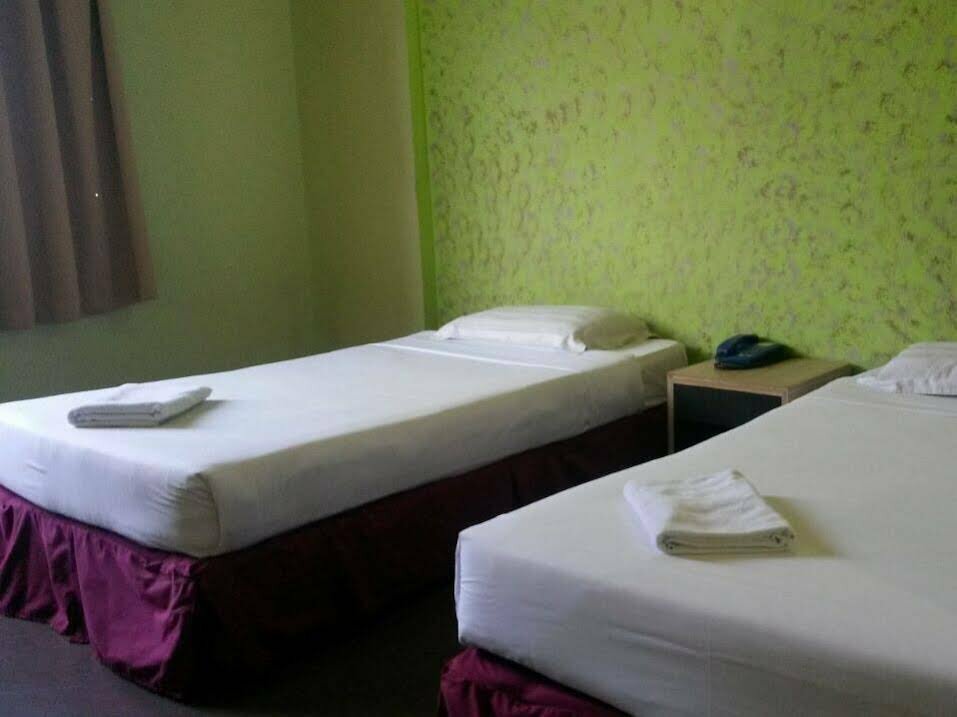 Ancient Fire Golf balls: Making a water resistant Natural Tinder Bundle ...