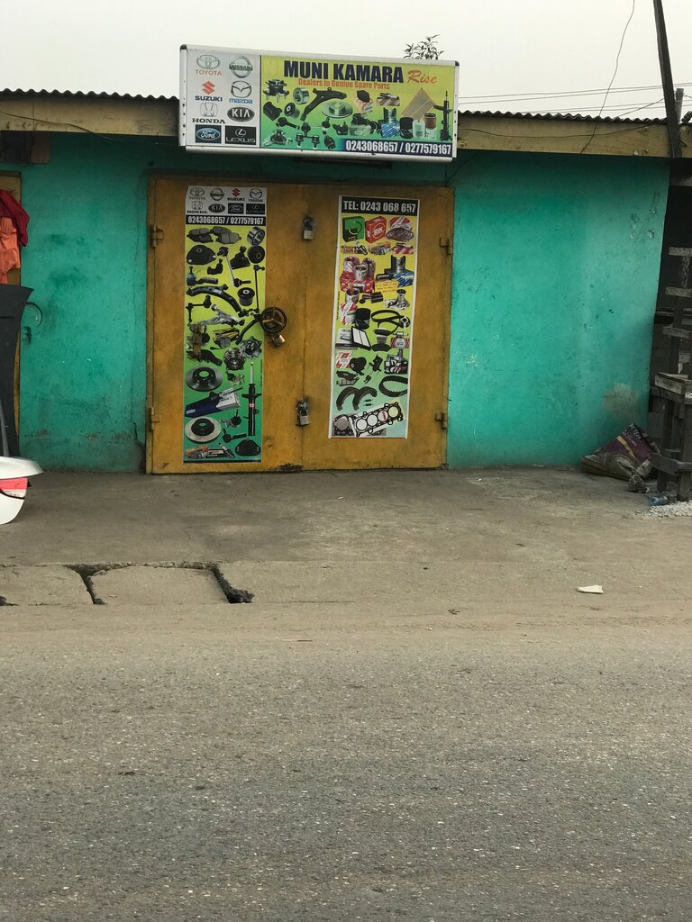 Otomobil yedek parçaları Muni Kamara Rise, Akra, foto