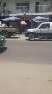 Ets Didi (Brazzaville, Commune de Poto-Poto, Avenue de France), bira dükkanı  Brazzaville'den