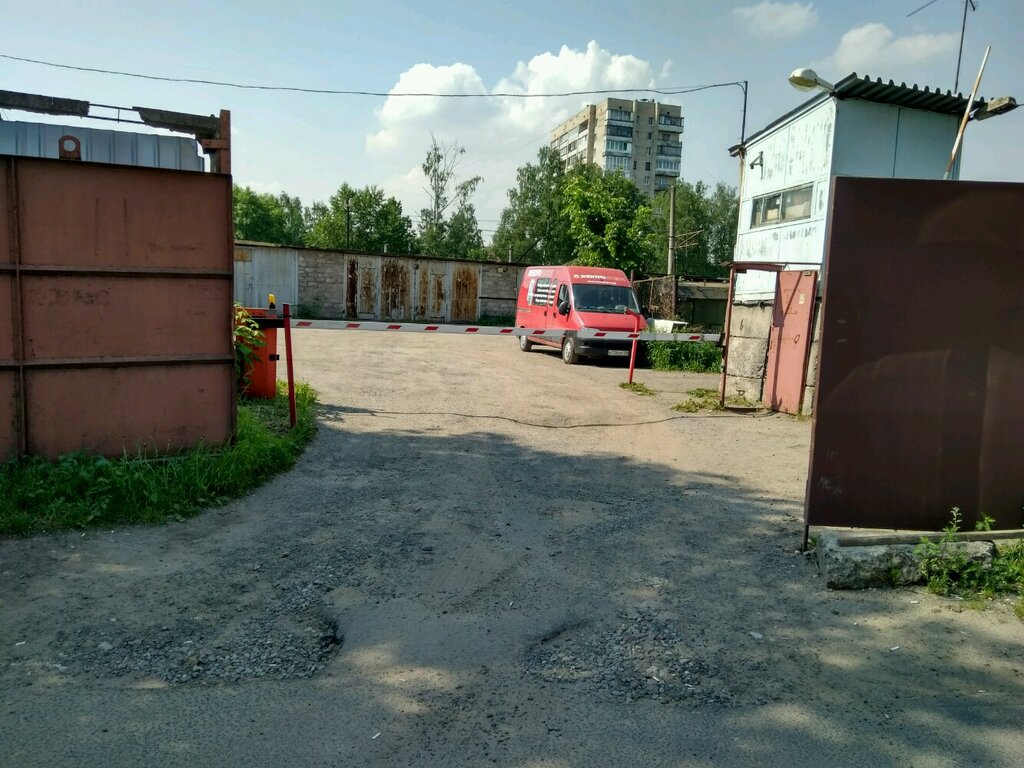 Garajlar Garazhny kompleks Piskarevsky, Saint‑Petersburg, foto