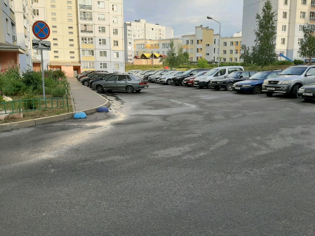 Otoparklar Car park, Minsk, foto