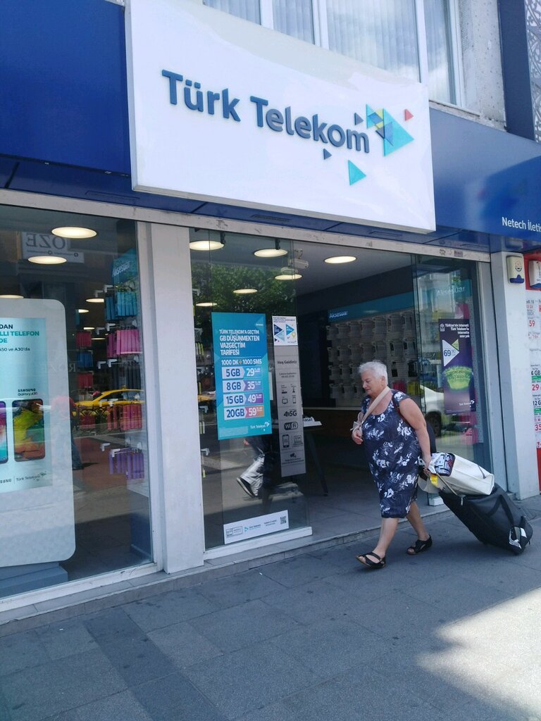Cep telefonu ve aksesuarları satış mağazaları Türk Telekom, İstanbul, foto