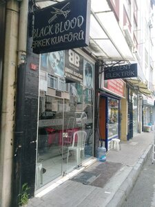 Black Blood Erkek Kuaförü (İstanbul, Fatih, Koca Mustafapaşa Mah., İzci Türk Sok., 13B), berberler  İstanbul'dan
