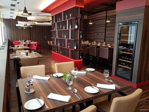 Hotel Baltaci Atrium (Zlínský kraj, Zlin, Lešetín II), otel  Zlin'den