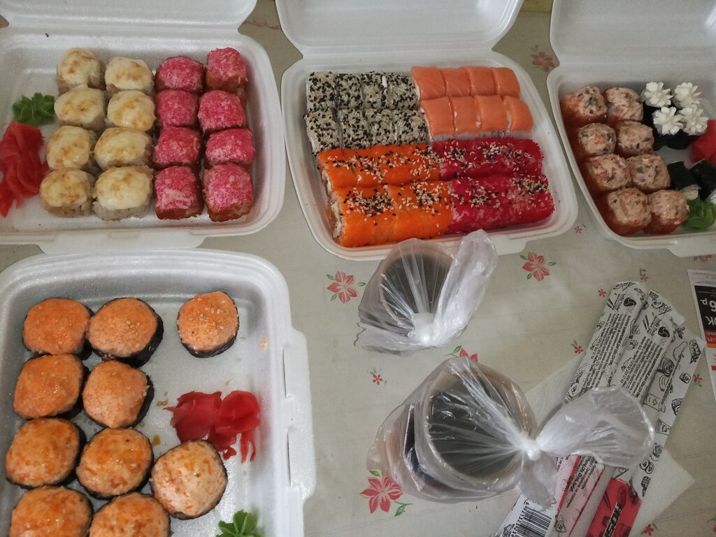 Suşi ve asya ürünleri Sushi wok, Minsk, foto