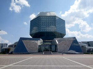 Национальная библиотека Беларуси (Niezaliezhnasci Avenue No:116, Minsk), kütüphaneler  Minsk'ten