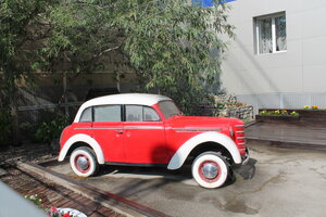 Автомобиль Москвич-400 (Ordzhonikidze Street No:46), teknoloji anıtı  Yakutsk'tan