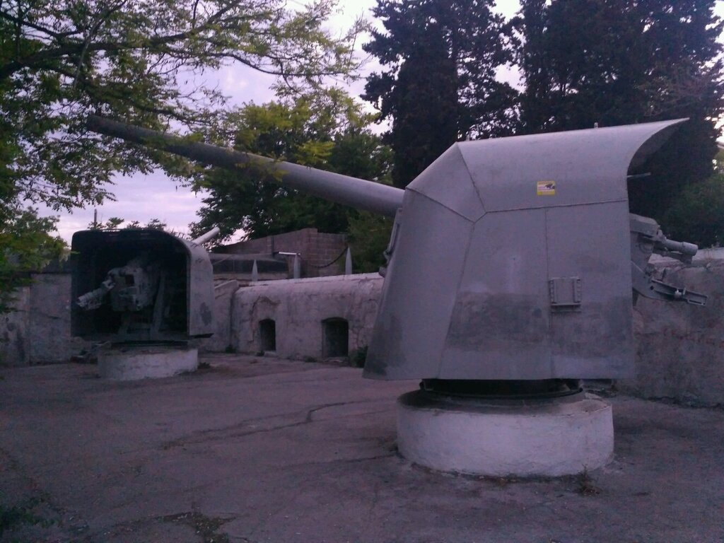 Turistik yerler Rangefinder post of the 11th tsarist coastal battery, Sevastopol, foto