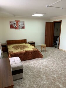 5 Плюс (ulitsa Lenina No:208), otel  Ipatovo'dan