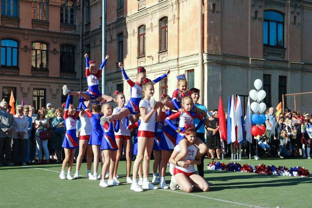 Fen lisesi, sosyal bilimler lisesi Gymnasium № 166, Saint‑Petersburg, foto