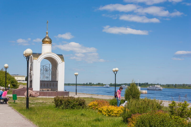 Şapel, haç anıtı Маяк-часовня, Balahna, foto