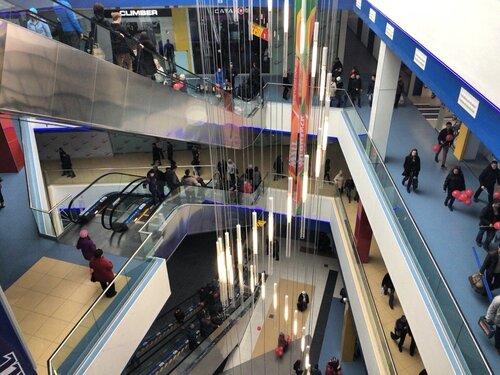 Alışveriş merkezleri Murmansk Mall, Murmansk, foto