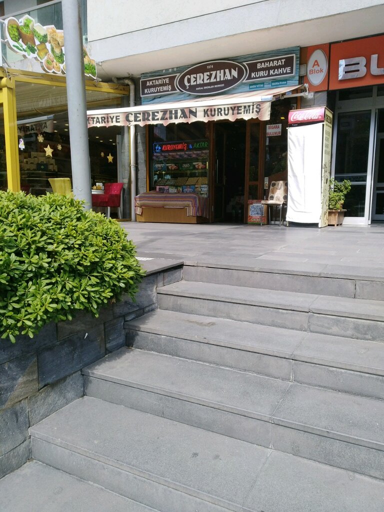 Kuruyemiş, atıştırmalık, kuru meyve Çerezhan Kuruyemiş Aktariye, İstanbul, foto