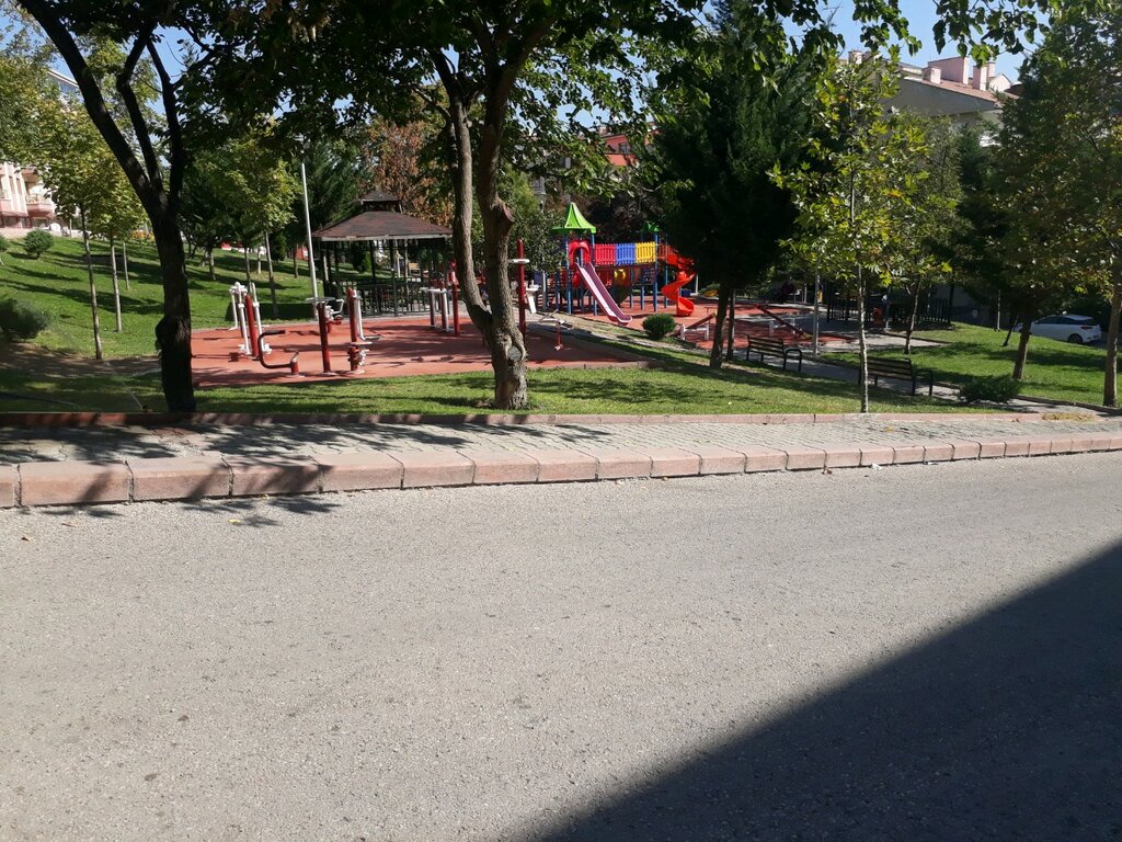 Parklar ve ormanlar Şehit Taner Çiçekci Parki, Ankara, foto